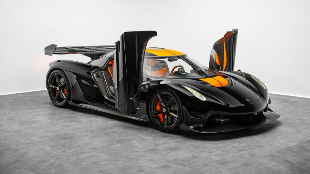 Koenigsegg Jesko Attack for sale - LUSSO